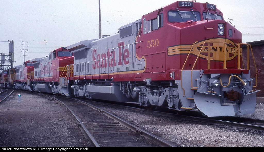 ATSF 550, 552, and 556--New B40-8Ws